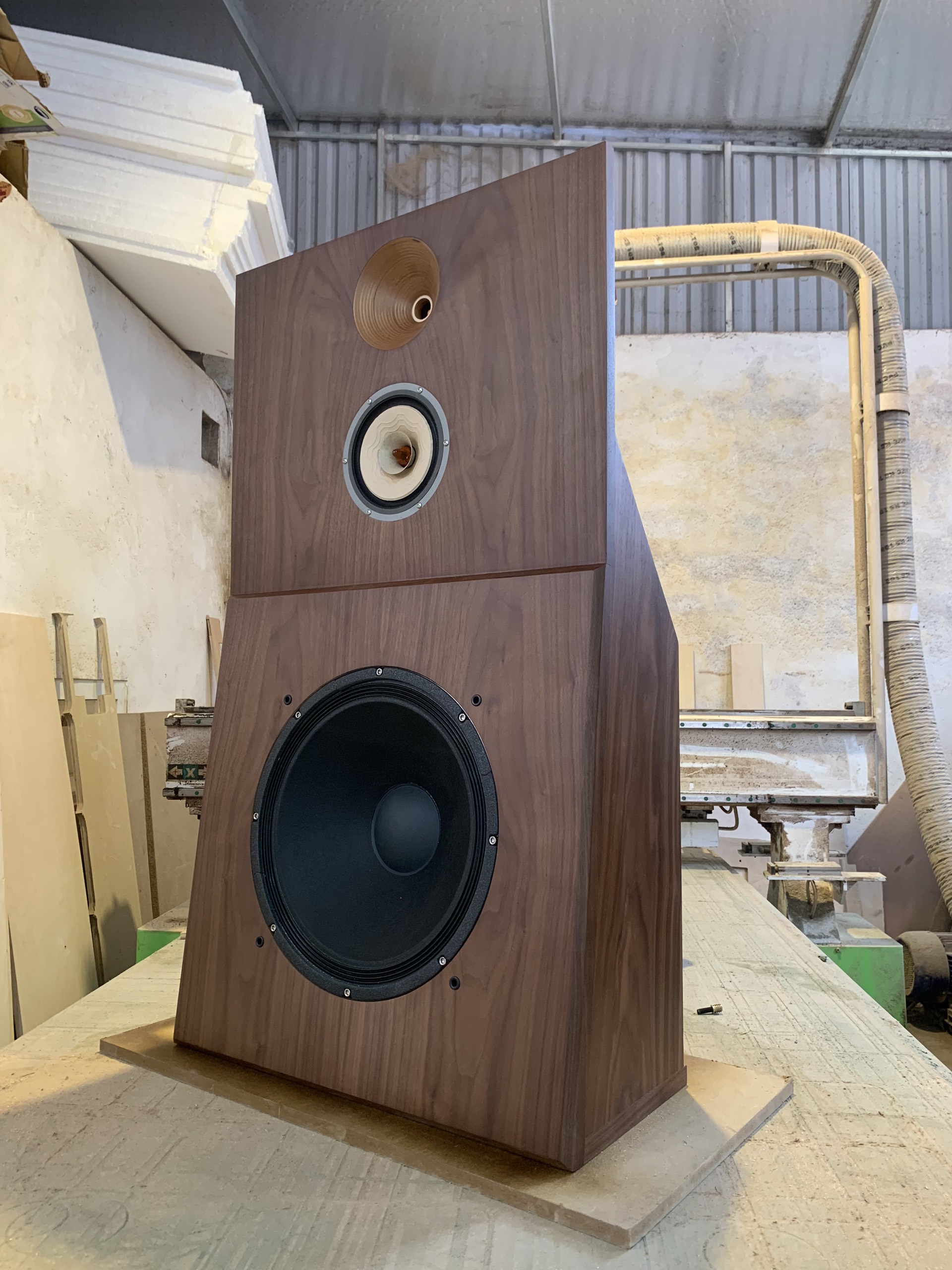 Các mẫu thùng loa toàn dải hiện nay - Review AZ